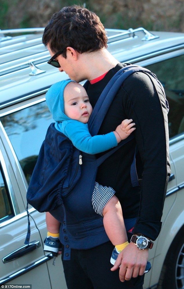 Περήφανος μπαμπάς ο Orlando Bloom - Zinapost.gr