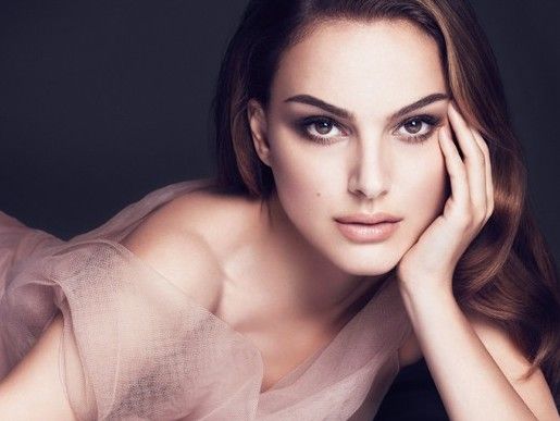 Η σέξι φωτογράφηση της Natalie Portman - Zinapost.gr