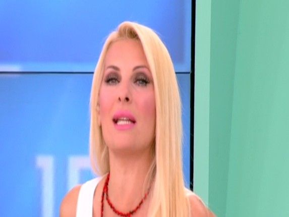 Σε ποιους ευχήθηκε "χρόνια πολλά" η Ελένη Μενεγάκη; - Zinapost.gr