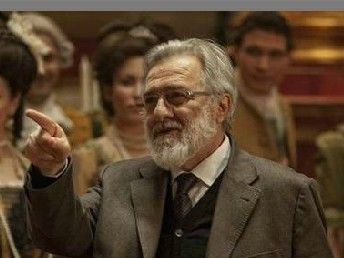 Γιάννης Σμαραγδής: Ο Γολγοθάς που ανεβαίνει, η οικονομική απόγνωση και ...
