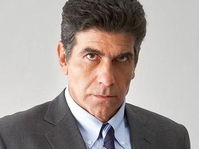 Γιάννης Μπέζος: Η κόρη μου δεν ήταν η πρώτη μου επιλογή για την παράσταση - Zinapost.gr