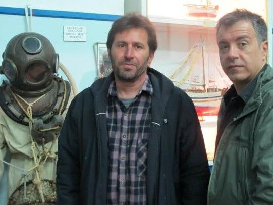 O Σταύρος Θεοδωράκης γράφει: Ψάρια, σφουγγάρια, δυναμίτες - Zinapost.gr