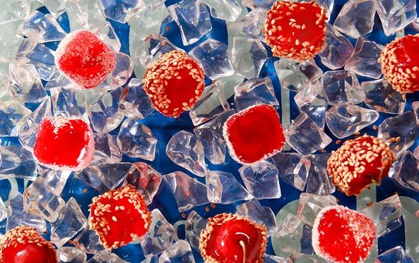 Ζελεδάκια με κεράσι και σουσάμι από την Ντίνα Νικολάου - Zinapost.gr