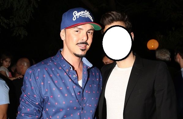 Με ποιον γνωστό τραγουδιστή ποζάρει με χαμόγελο Νίκος Βουρλιώτης ...