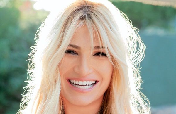 Δείτε την Φαίη Σκορδά να... κρυώνει στο Instagram! - Zinapost.gr