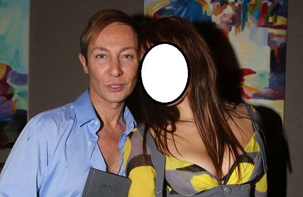 Με ποια γοητευτική Ελληνίδα ποζάρει αγκαλιά ο Βασίλειος Κωστέτσος; - Zinapost.gr