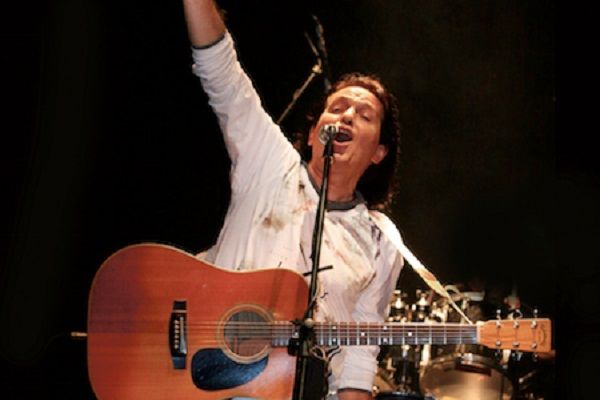 Ο Πασχάλης υποδέχεται το καλοκαίρι! - Zinapost.gr