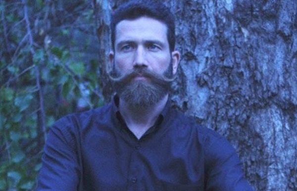 Αντώνης Μαρτσάκης: Ο Κρητικός καλλιτέχνης ντύθηκε γαμπρός στο πλευρό ...