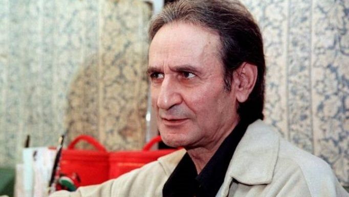Ο Σωτήρης Μουστάκας εκμυστηρεύτηκε πρώτα σ’ εμένα ότι έχει καρκίνο ...