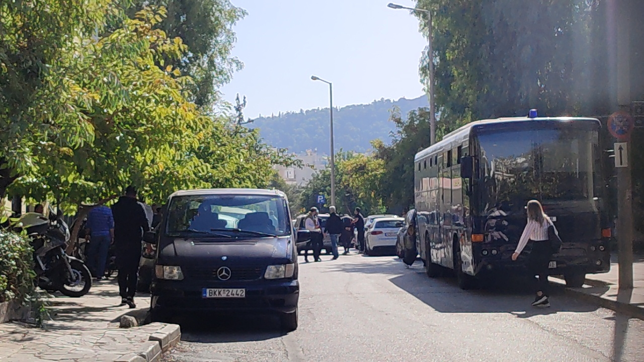 Κολωνός: Στην φυλακή και ο 43χρονος ηλεκτρολόγος πλοίων για τον βιασμό ...