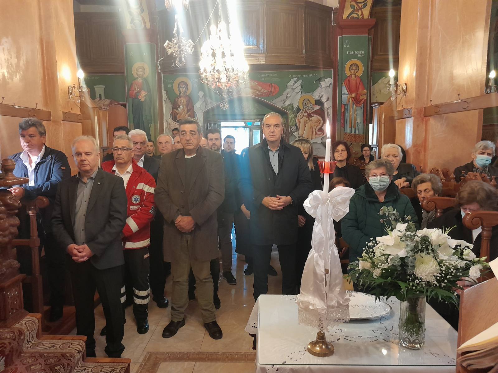 Εικόνες πένθους: Μνημόσυνο για τα θύματα της σιδηροδρομικής τραγωδίας ...