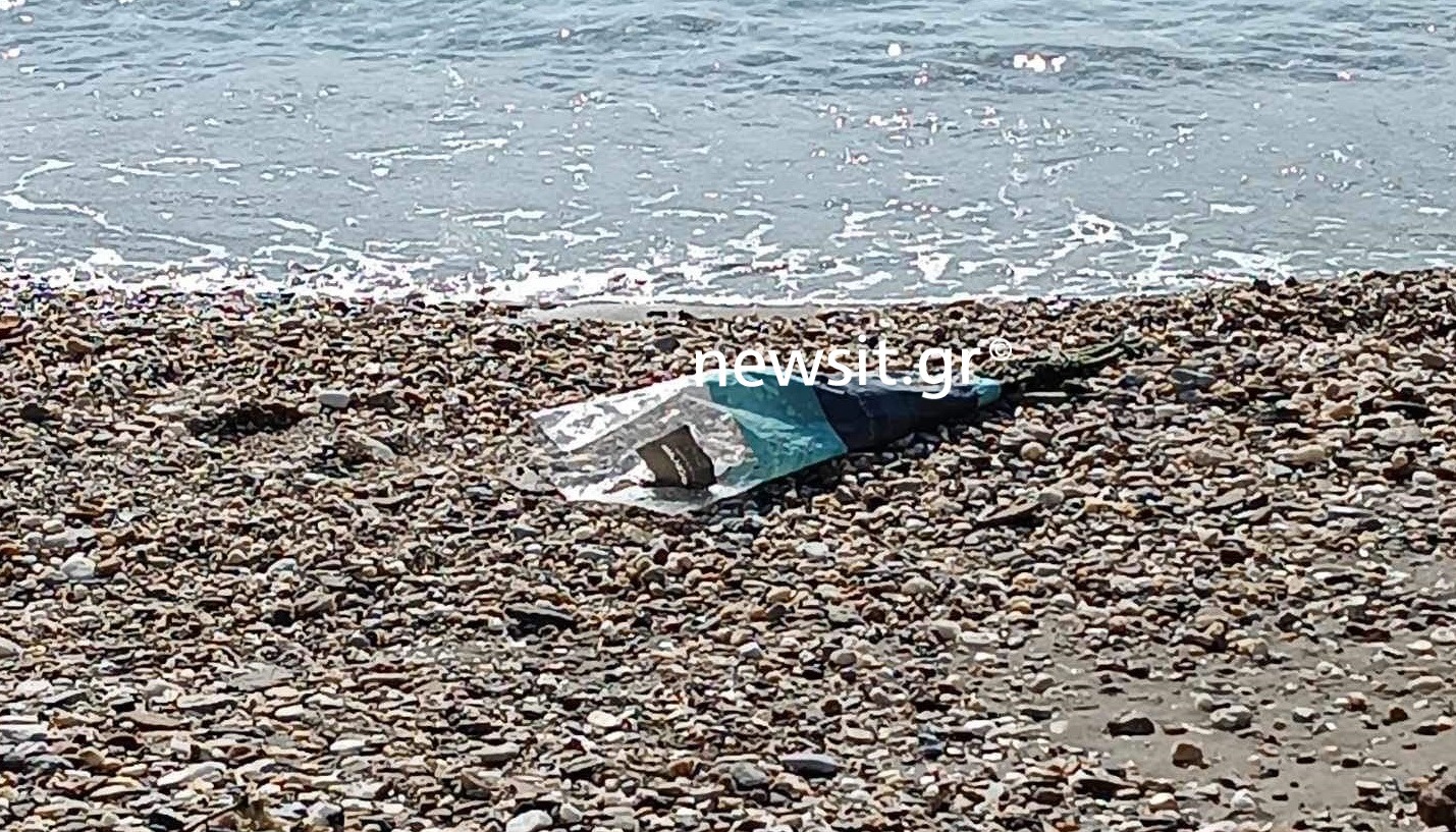 Συγκίνηση στην Ικαρία: Αφήνουν λουλούδια στην παραλία που πνίγηκε ο ...