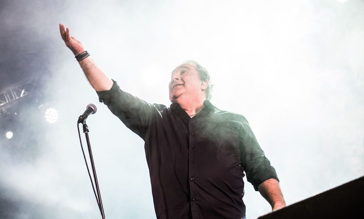 Βασίλης Καρράς: Θρήνος για τον θρύλο του λαϊκού τραγουδιού που "έφυγε" παραμονή Χριστουγέννων ...