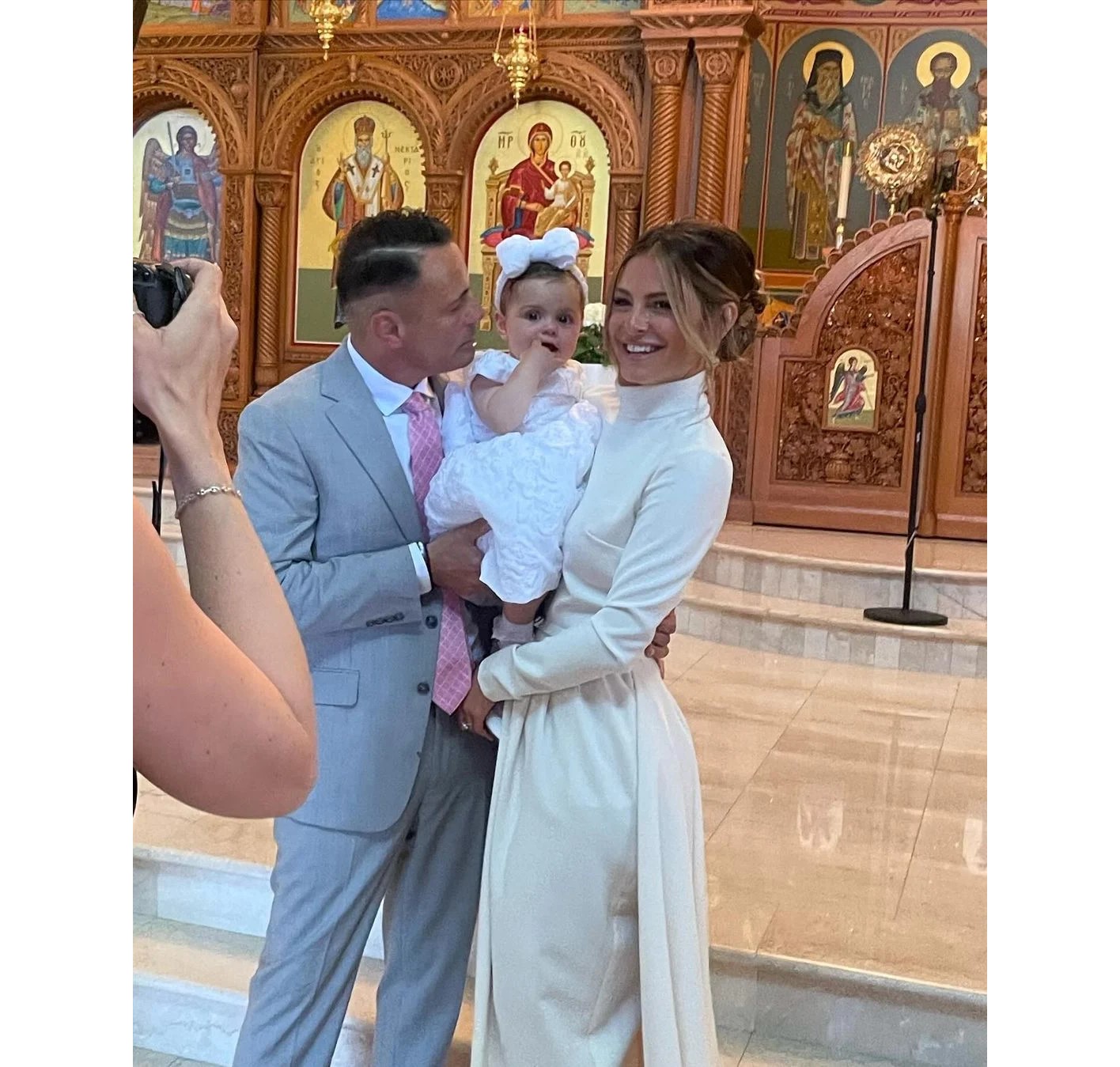 Και το όνομα αυτής...Αθηνά! Η Μαρία Μενούνος βάπτισε την κορούλα της ...